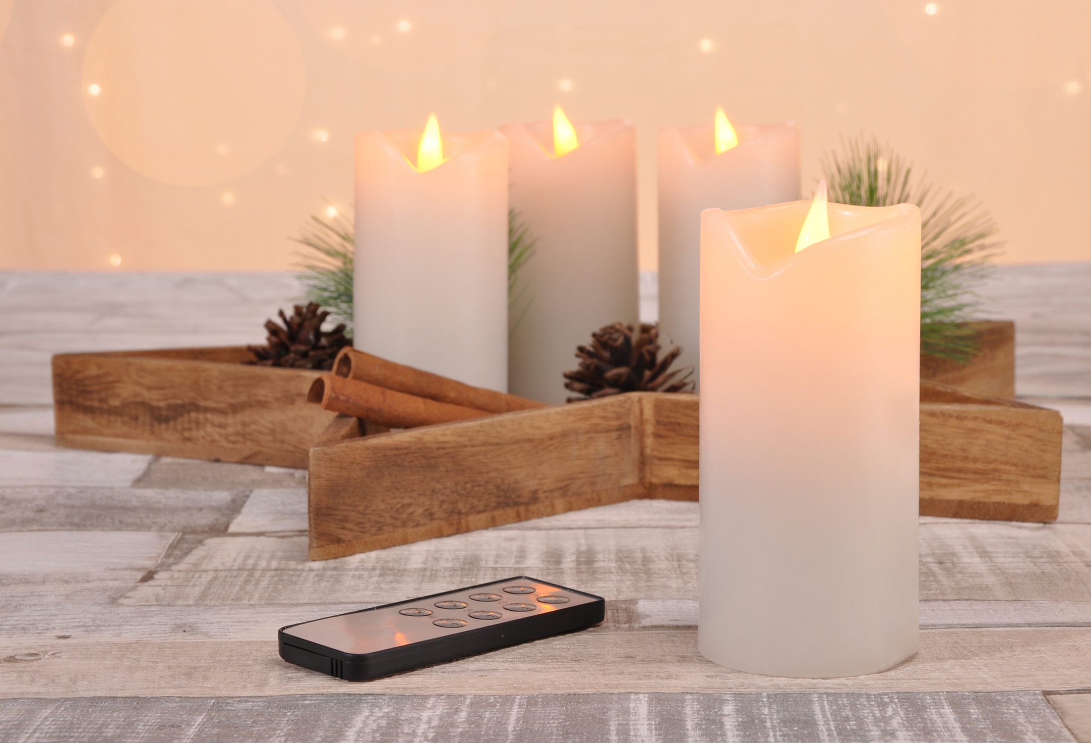4er Set LED Echt-Wachs-Kerze mit Holz-Stern Deko & Fernbedienung ...